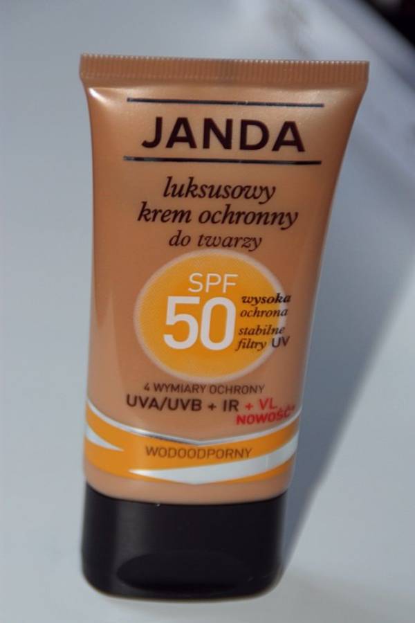 Opinie o: Janda, Luksusowy krem ochronny do twarzy SPF 50 - kobietamag.pl