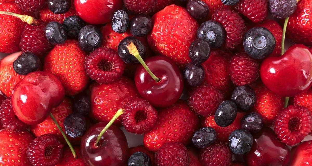 Co jeść latem? Polskie sezonowe owoce! Sprawdź, które są najlepsze ...