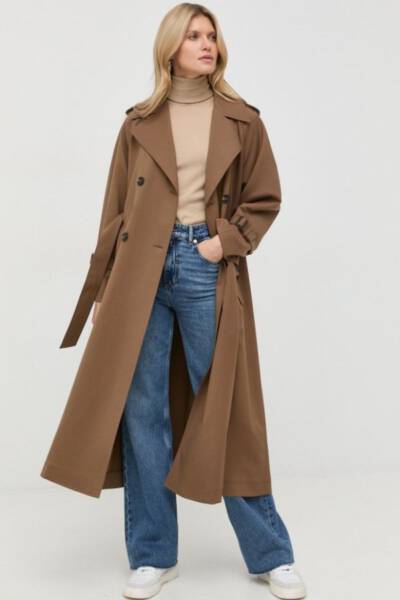 Modne płaszcze na jesień i zimę 2022/23. Przegląd -KobietaMag.pl