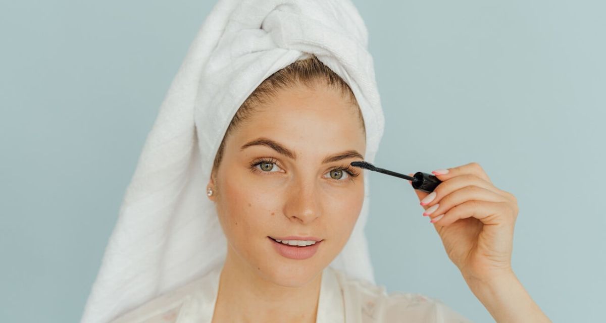 Odżywka do rzęs - co to jest i jak działa? - KobietaMag.pl